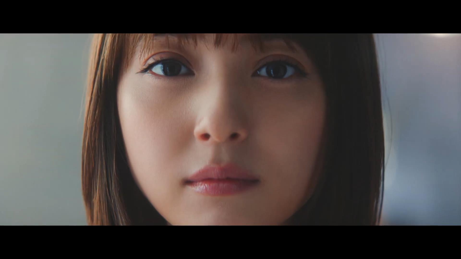 GMOクリック証券「みつめる」篇「Ready Action!」篇 佐々木希 | CM Watch