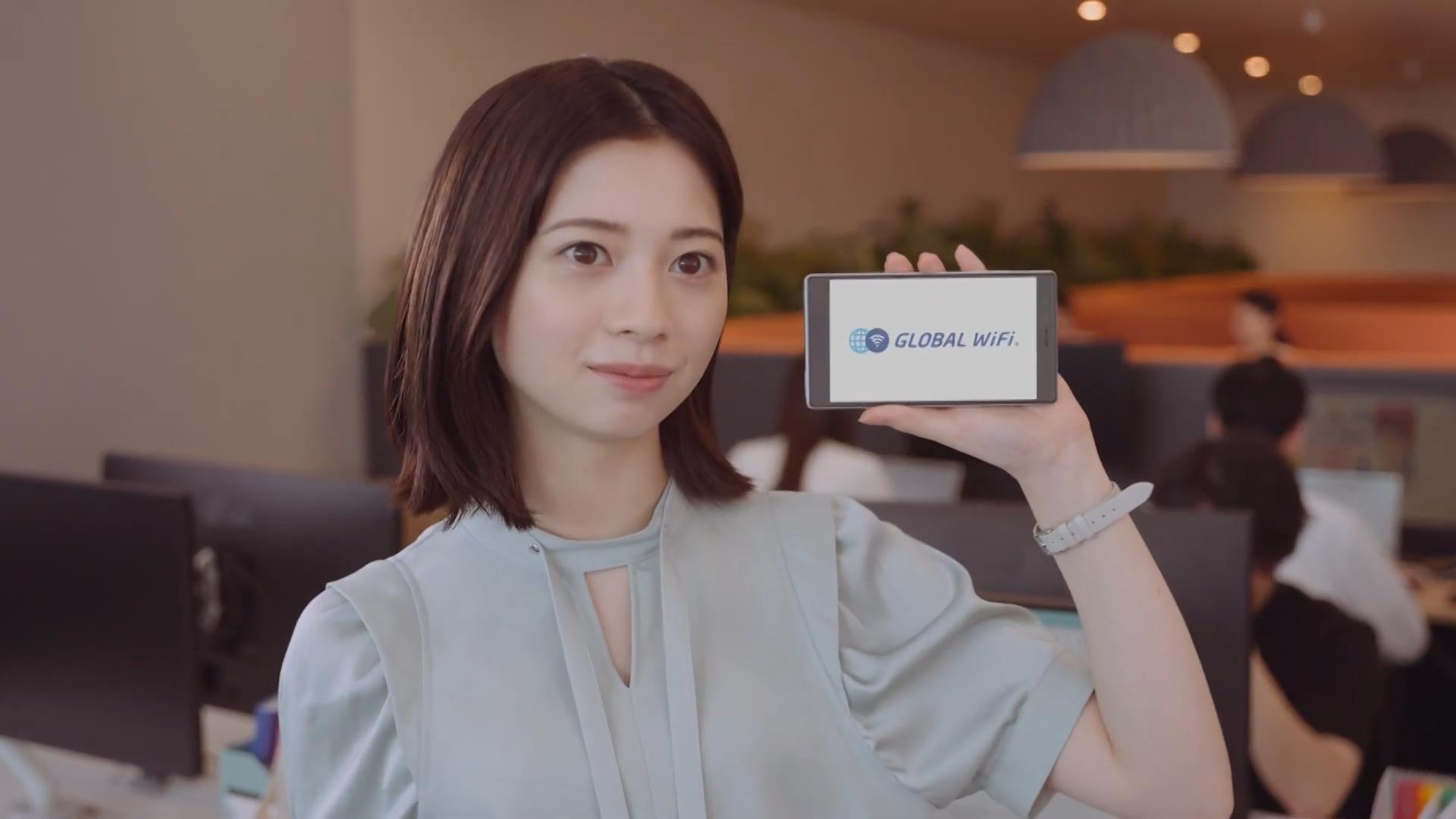 ビジョン グローバルWiFi 桜田ひより | CM Watch
