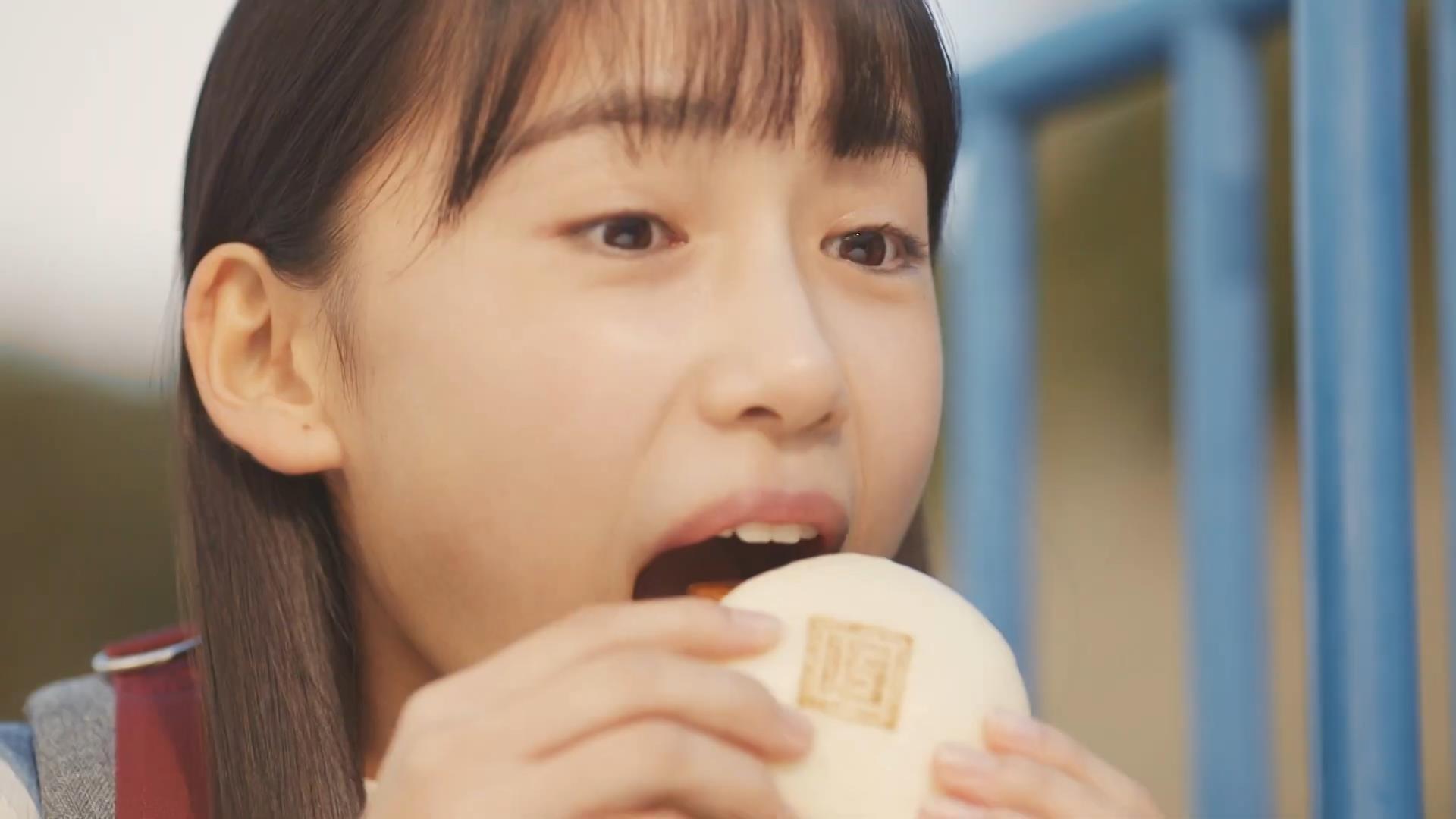 岩崎本舗 角煮まんじゅう 「うららデビュー」篇 うらら | CM Watch