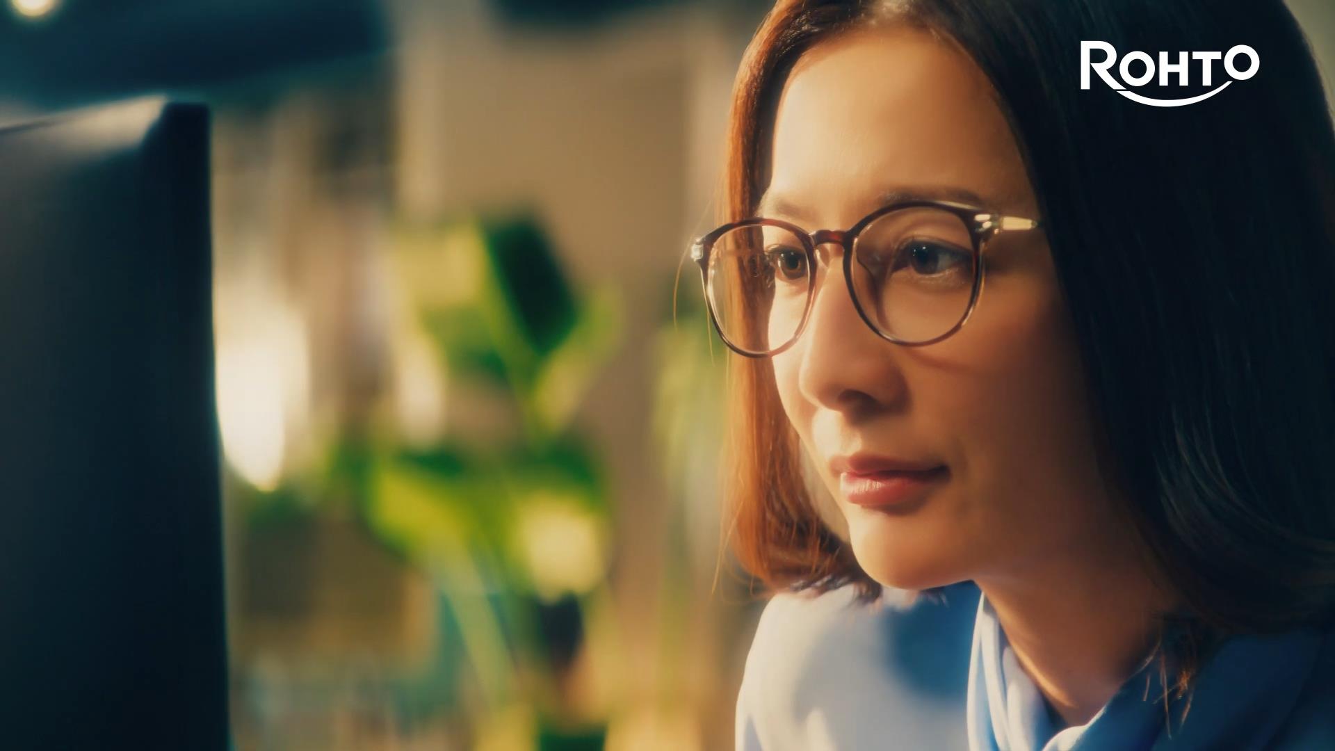 ロート製薬 Vロートプレミアム アイ内服錠 「タ方の目が変わる」篇 澤田泉美 | CM Watch